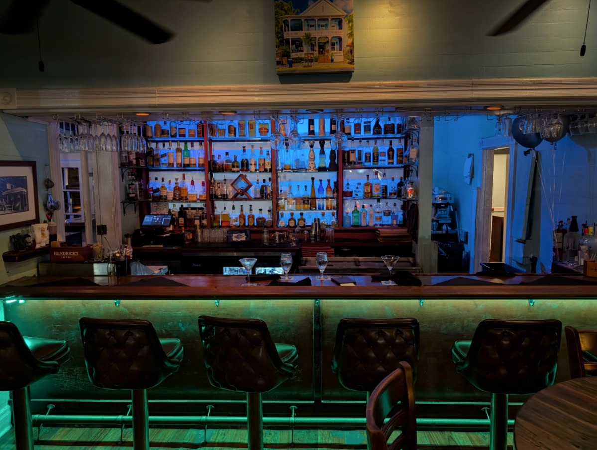 15 Best Cocktail Spots in the Florida Keys (my top pick is last)